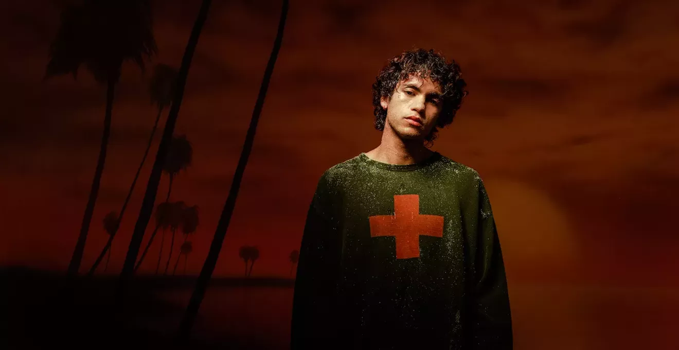 Interview with Dominic Fike on His New Album "Sunburn" and Touring ...