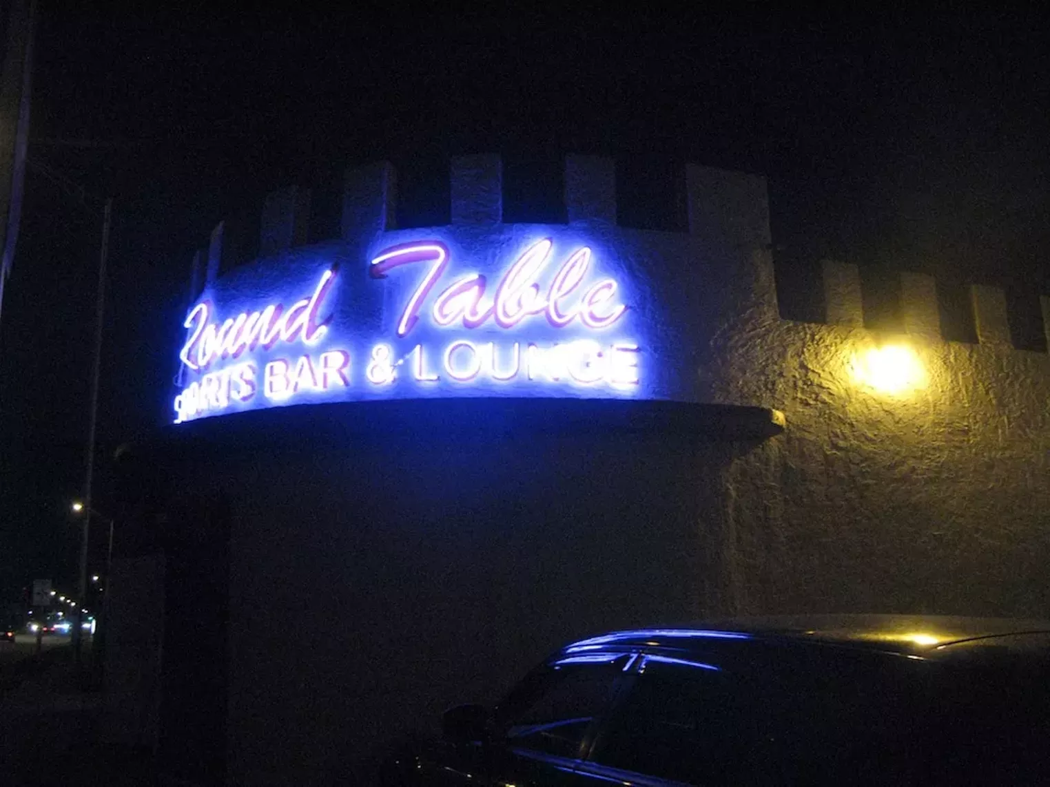 Round Table Sportsbar & Lounge | North Miami | Bars and Clubs | Music