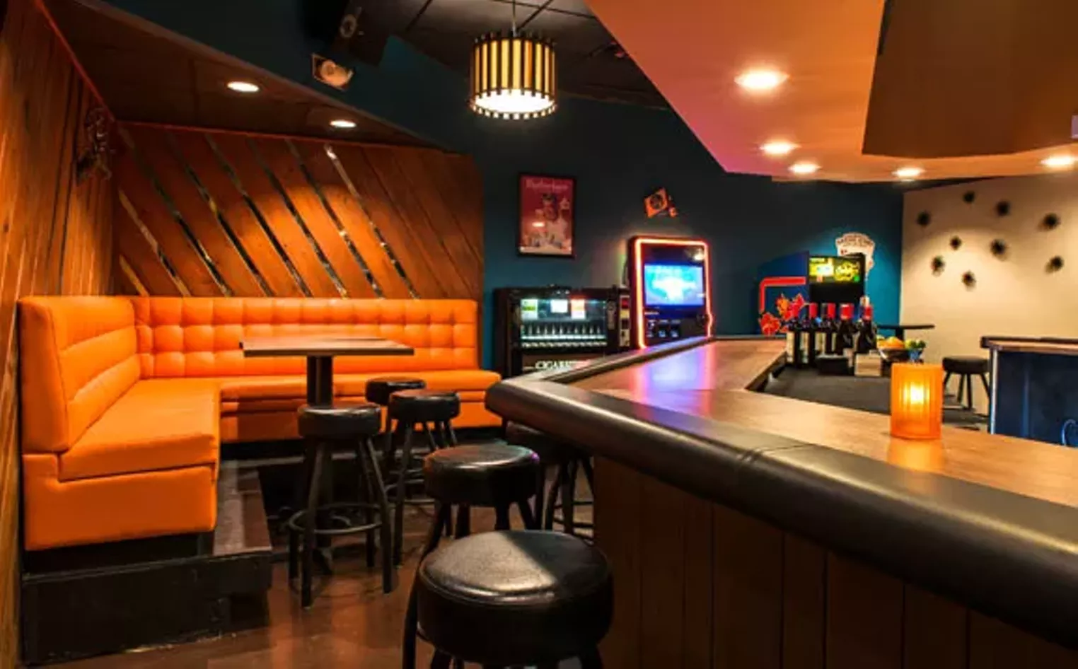 The Bend Liquor Lounge | Hialeah | Bars and Clubs | Music
