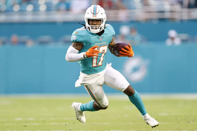 Miami Dolphins Jaylen Waddle Is An Nfl Rookie Of The Year Finalist