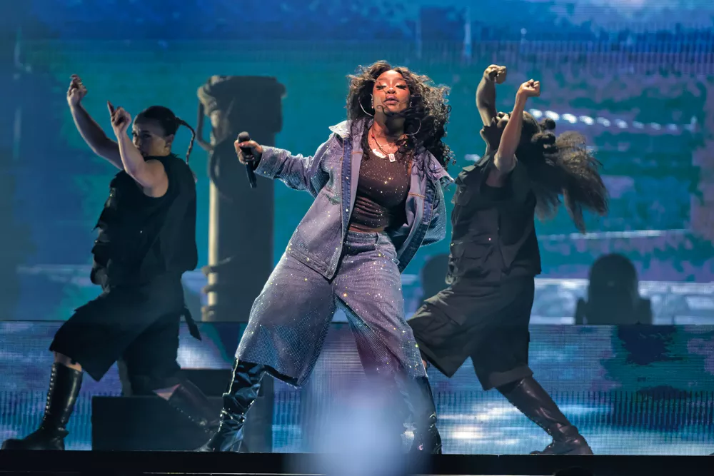 Photos: Highlights From SZA's Miami Concert at Kaseya Center | Miami ...
