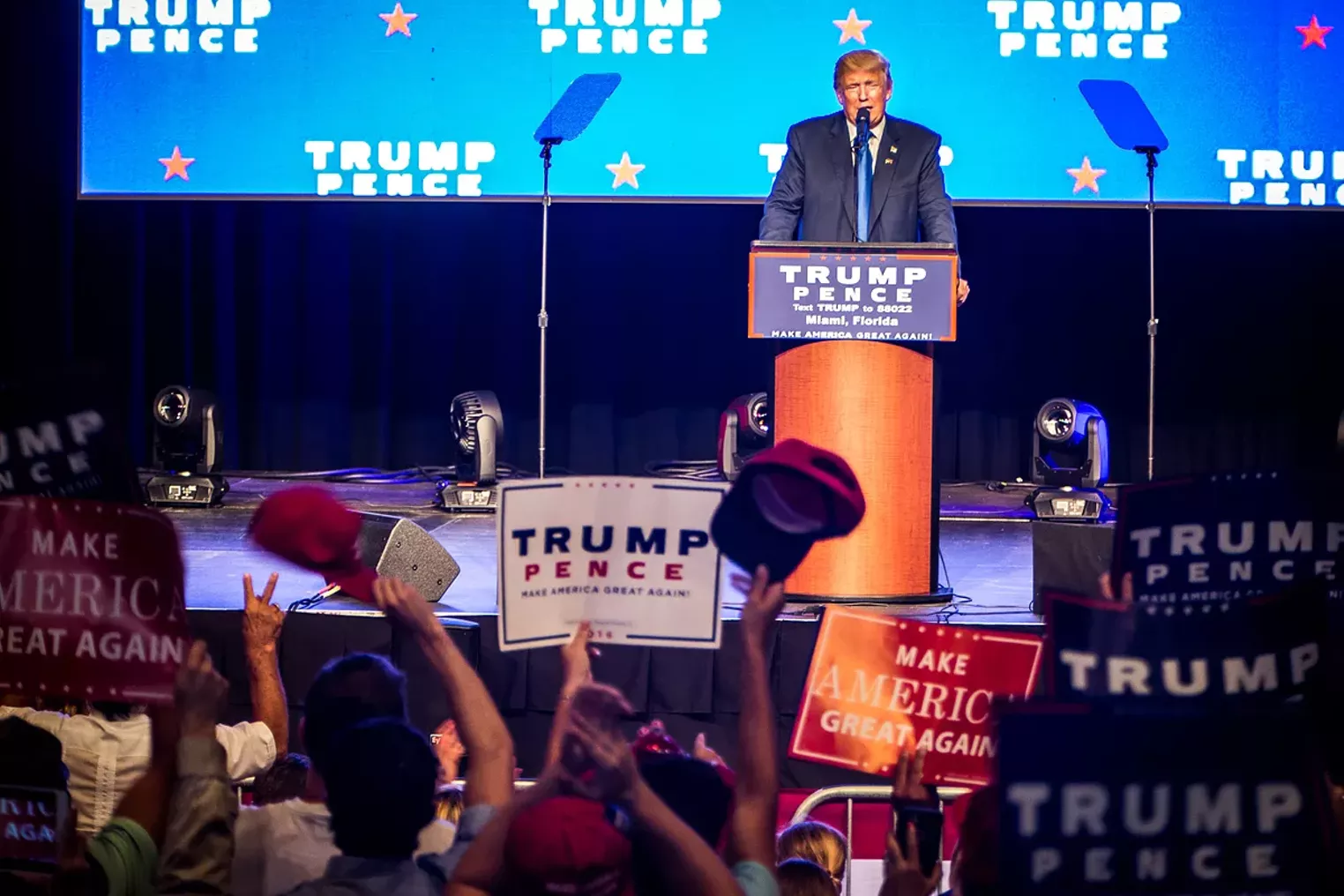 The People of Donald Trump's Campaign Rally in Downtown Miami | Miami ...